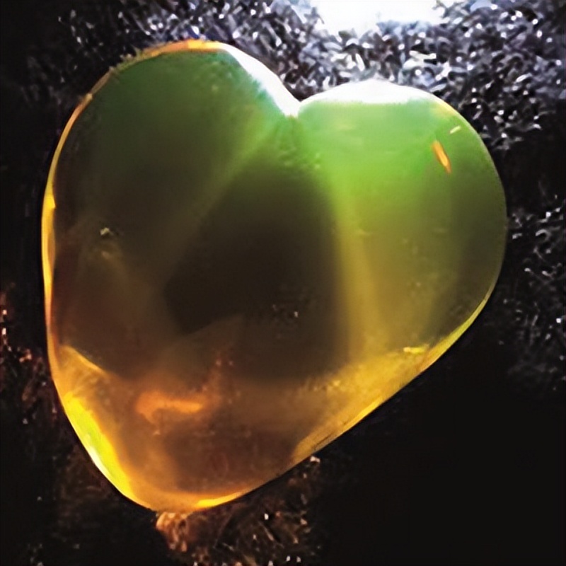 Tears become poetry, the ultimate attraction of Burmese amber - iNEWS