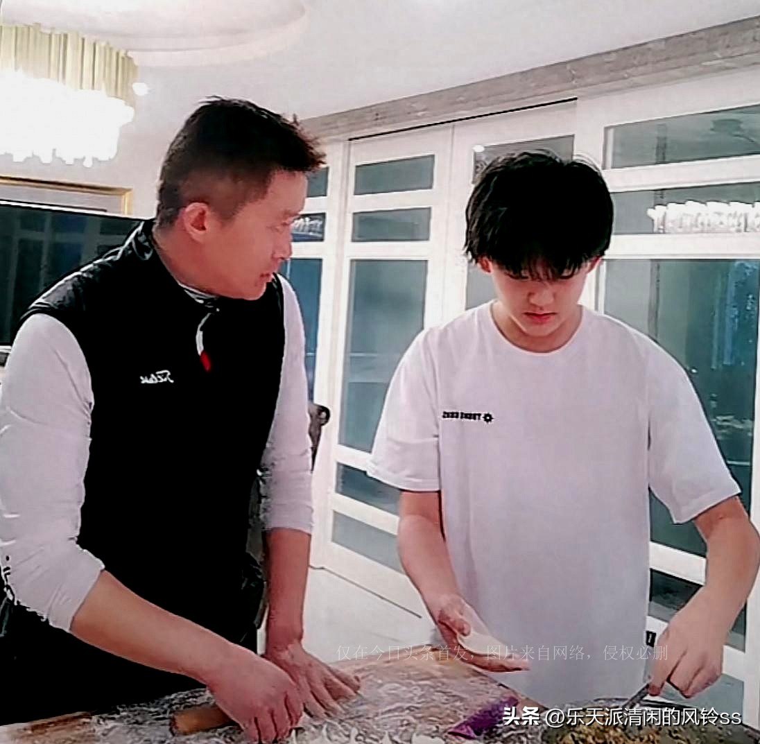 Guo Jingyu and Yang Zhigang, who are rarely in the same frame, make ...