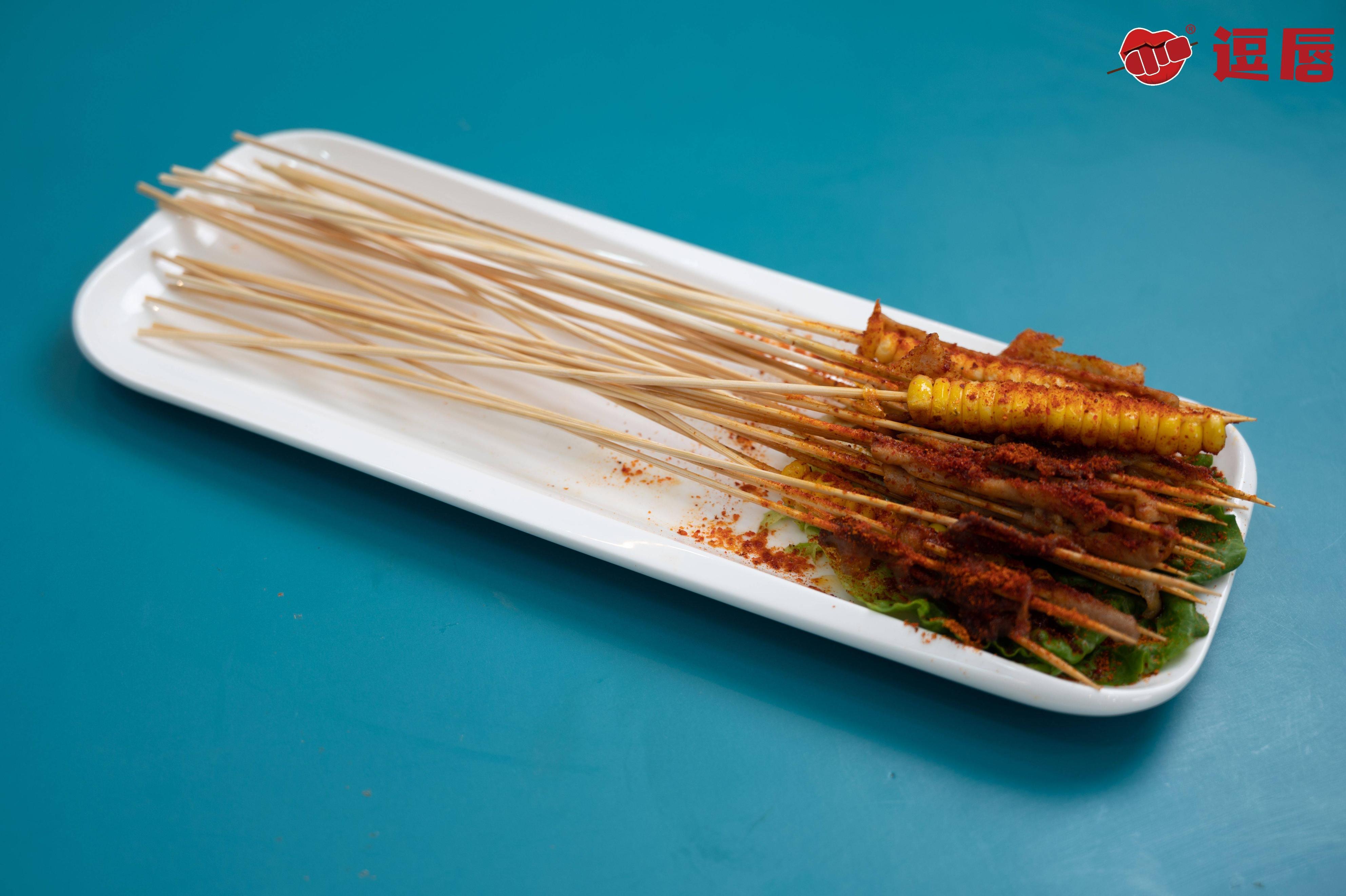 Has formed its own unique style of characteristic string, and the lip ...