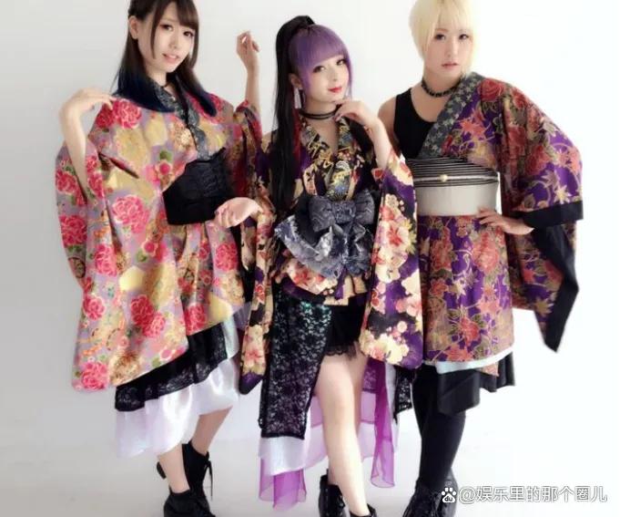 Wang Xinling and Meiyi Liya became popular and rewrote the script with ...