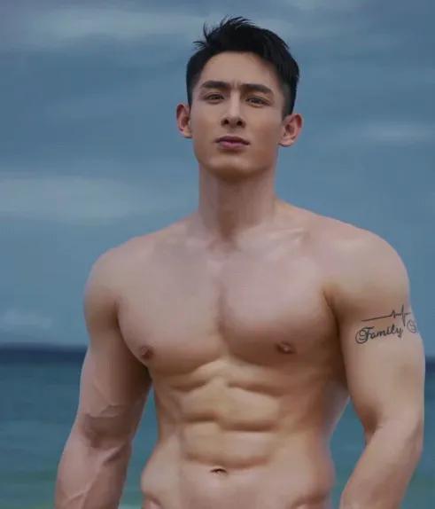 Male model photo (5): A muscular male model who takes a photo - Guo ...