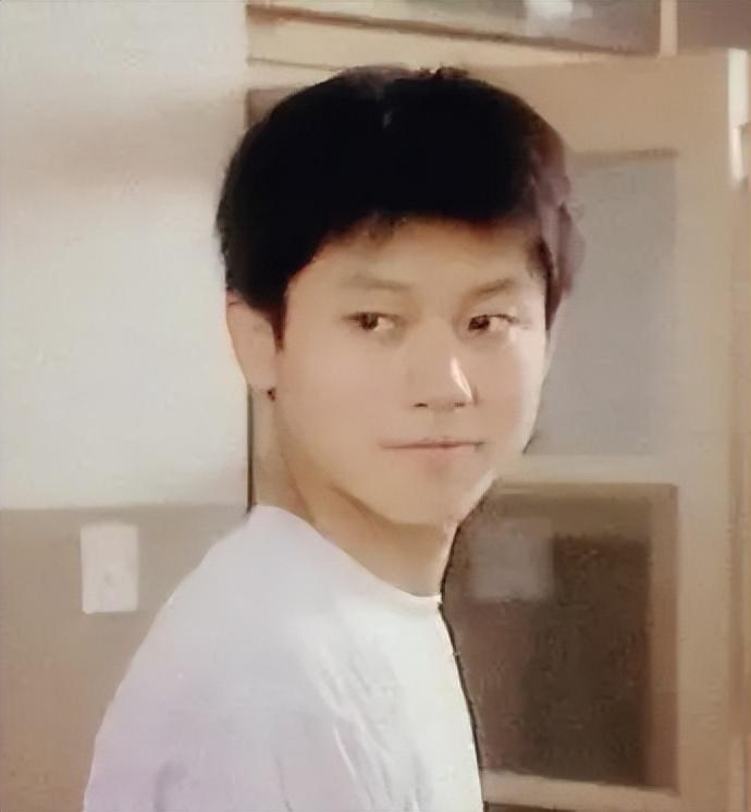 Feng Xiaogang angrily scolded Li Chen to "get out of the entertainment industry." Li Chen's ...