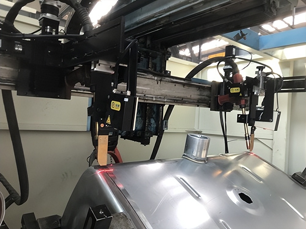 Welding robot selection principles and safe operation specifications ...