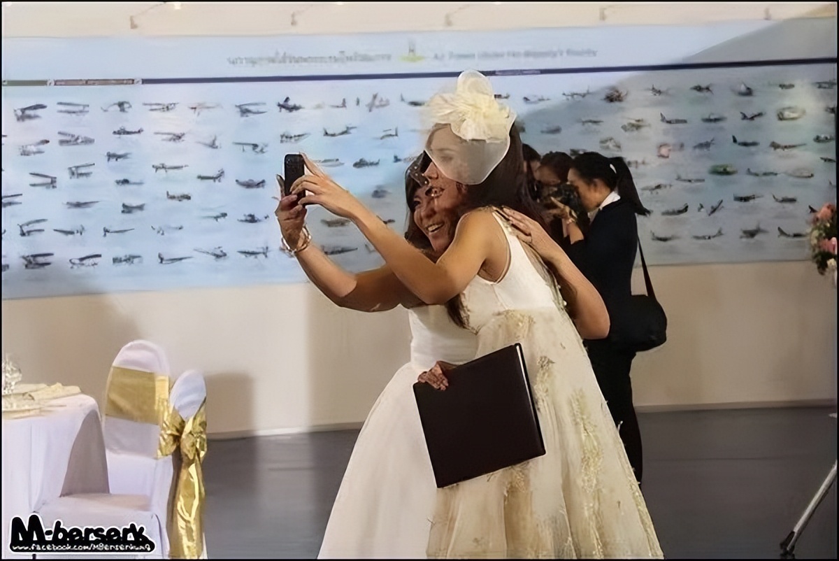 "30 is Beautiful" explores how thirty-year-old women balance career ...