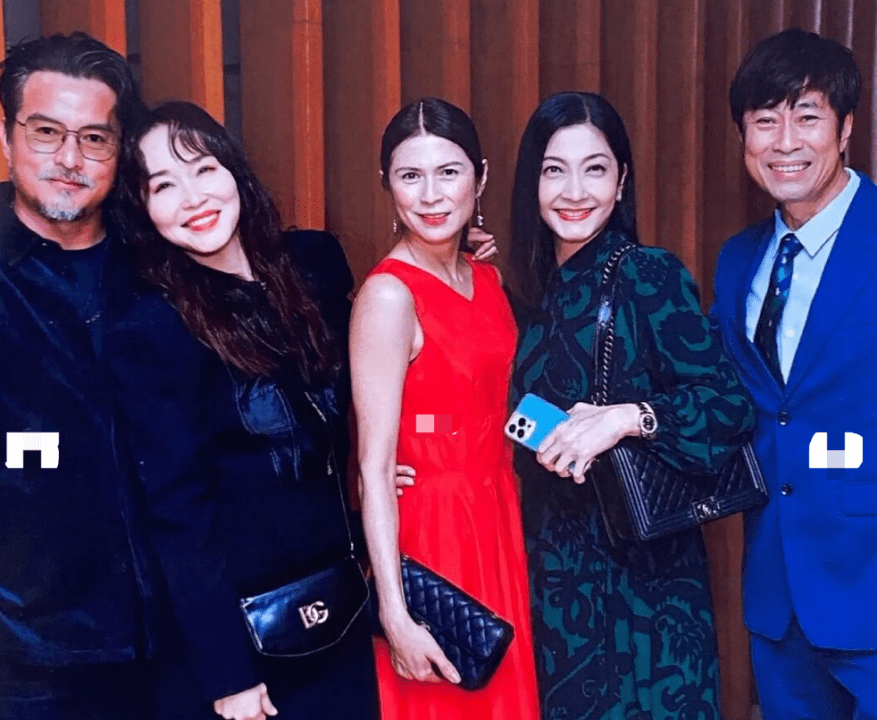 Singaporean goddess Pan Lingling attends the banquet!Dressed like a ...