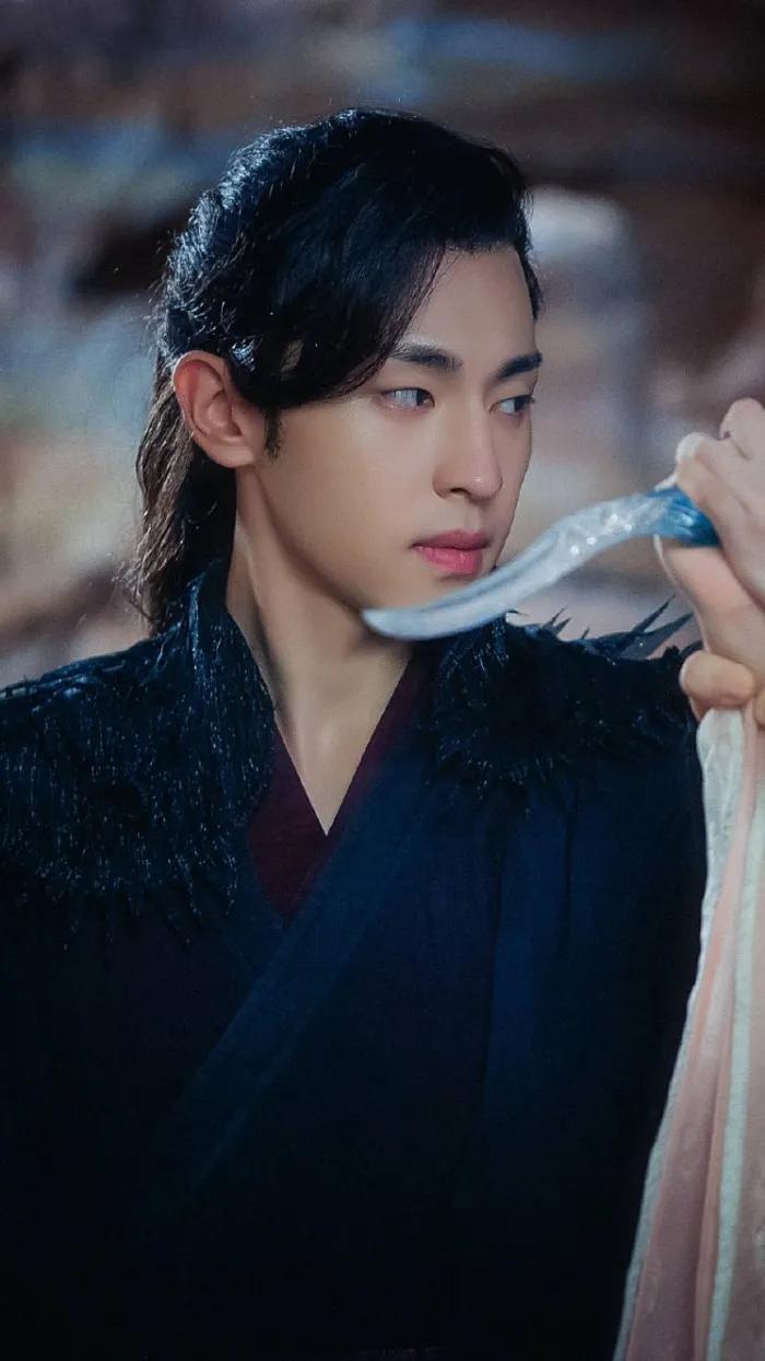 Ten years of sharpening a sword, Deng Lun-Xu Feng - iMedia