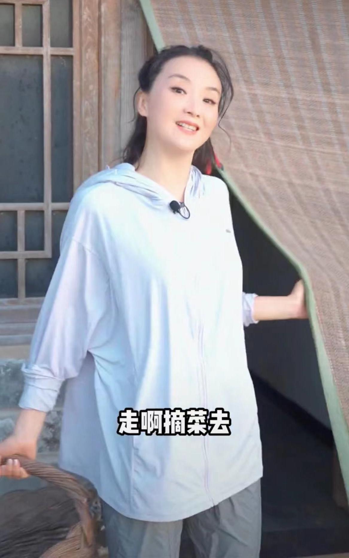 48-year-old Wang Yan went to the field to do farm work, causing ...