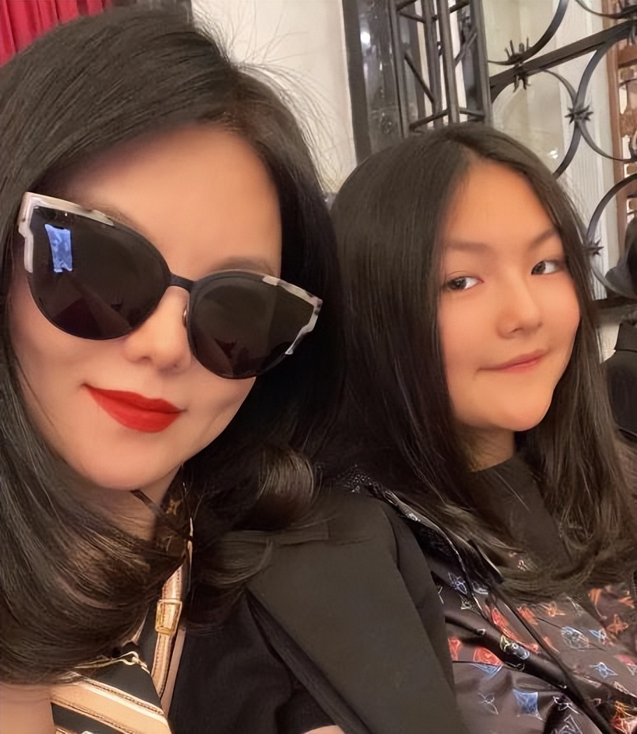 Li Xiang bought a computer for Wang Shiling, she was bloated and obese ...