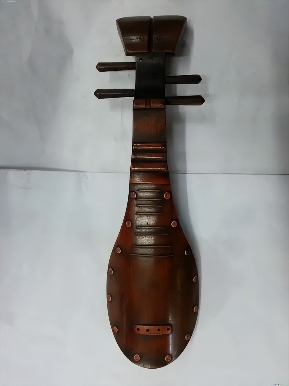 Qatari traditional musical instruments, maintaining cultural diversity ...