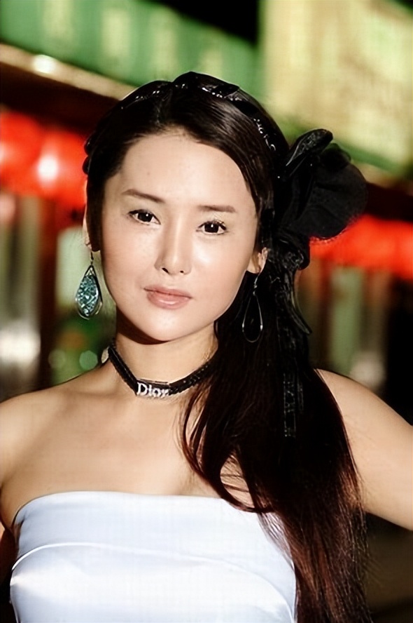 Yang Xin: Pure natural appearance and figure, rejecting the "hidden rules" of the entertainment ...