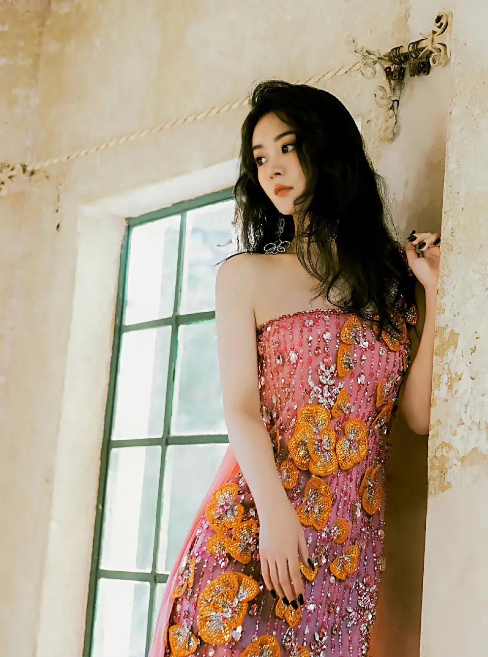 Zhao Liying, Figaro, Languang Huaying Fashion Blockbuster: Sexy and ...