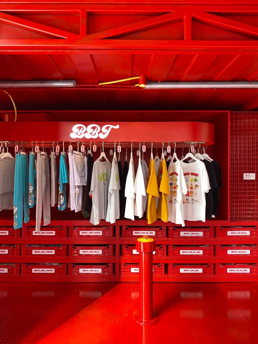 BBT industrial style pop-up shop design - iNEWS