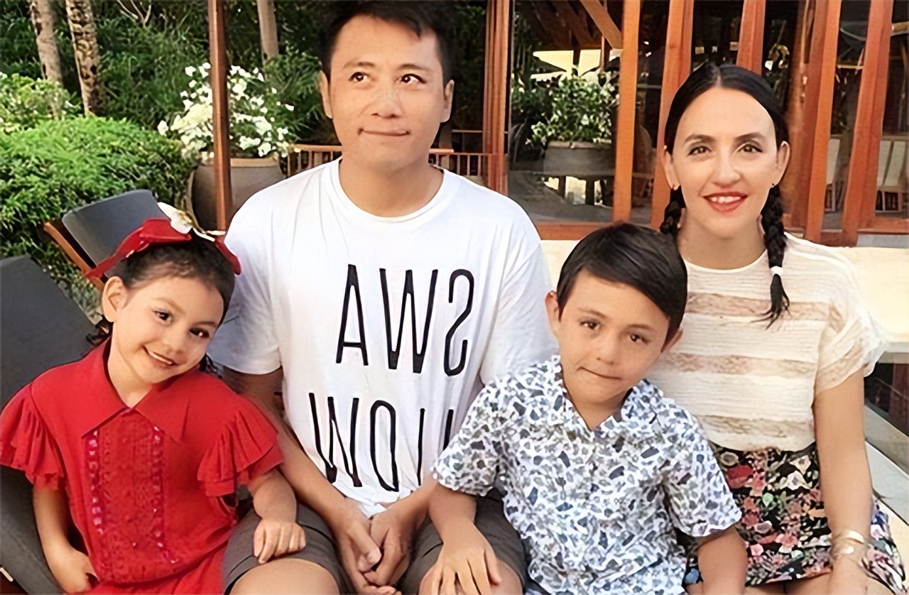 Liu Ye: In order to take care of his seriously ill foreign wife, he ...