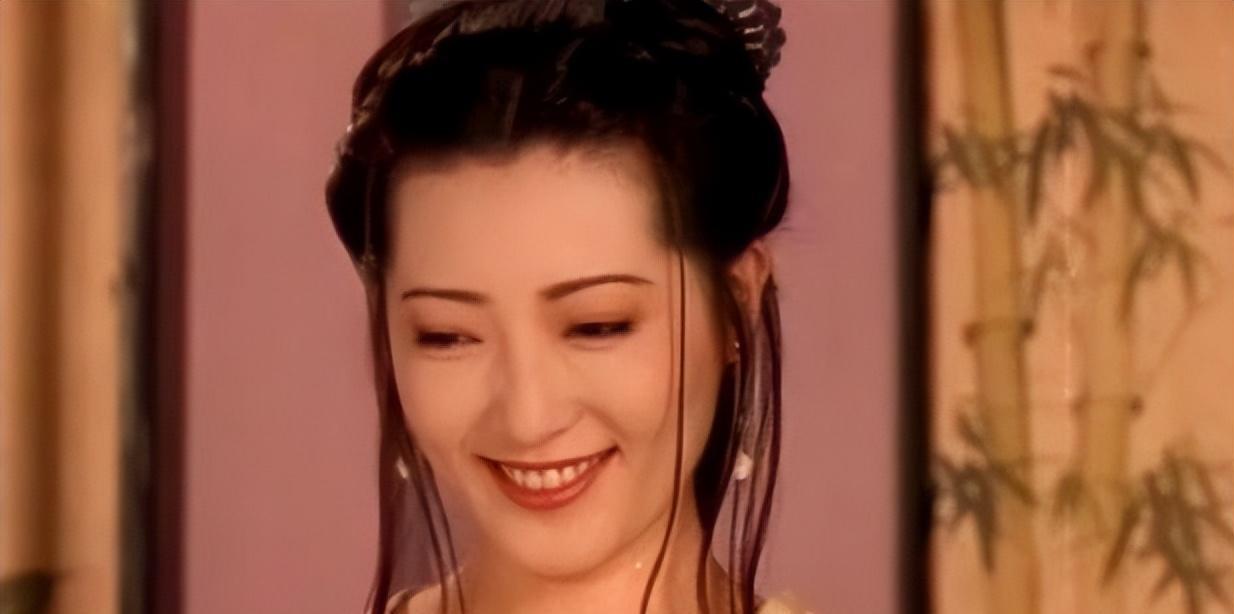 47-year-old Yang Simin showed up, maintained a weight of 43 kilograms ...