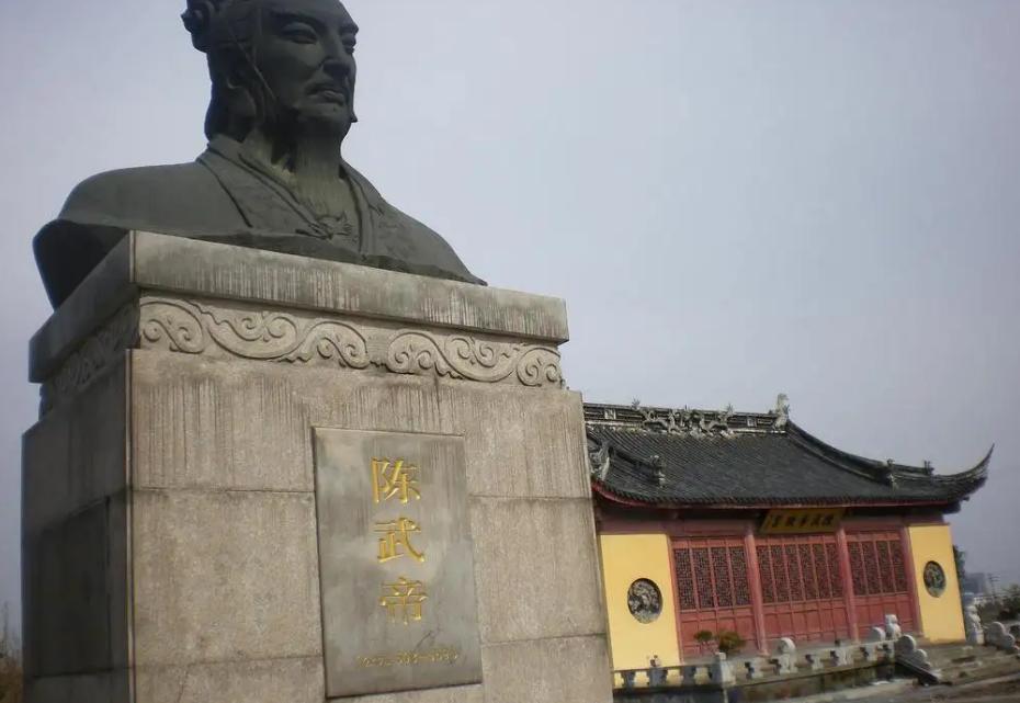 Before the war, the general entrusted the emperor Chen Shubao to take ...