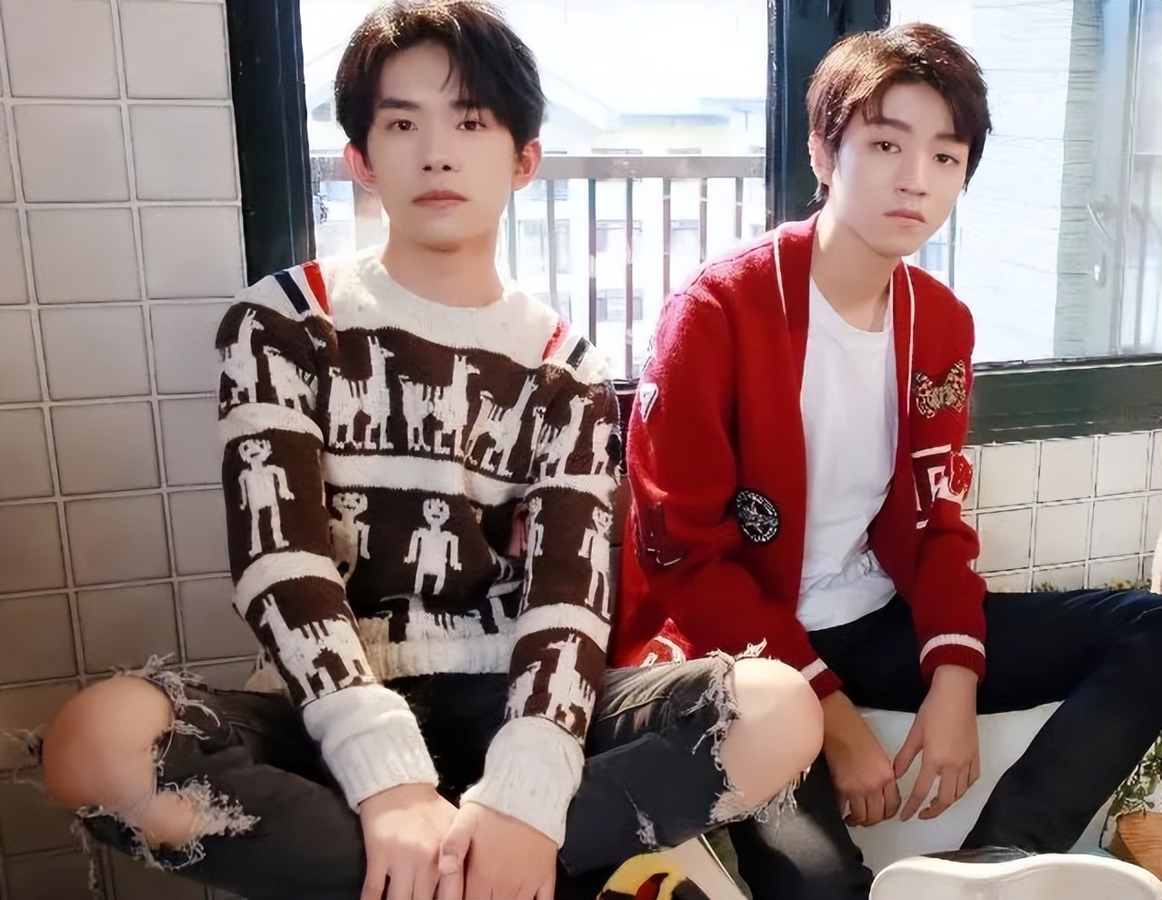 Deng Lun, Fan Mou and Zheng Mou hold a group to keep warm? - iNEWS