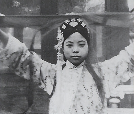 Beauty in Troubled Times-The Ups and Downs of the Last Emperor Puyi - iNEWS