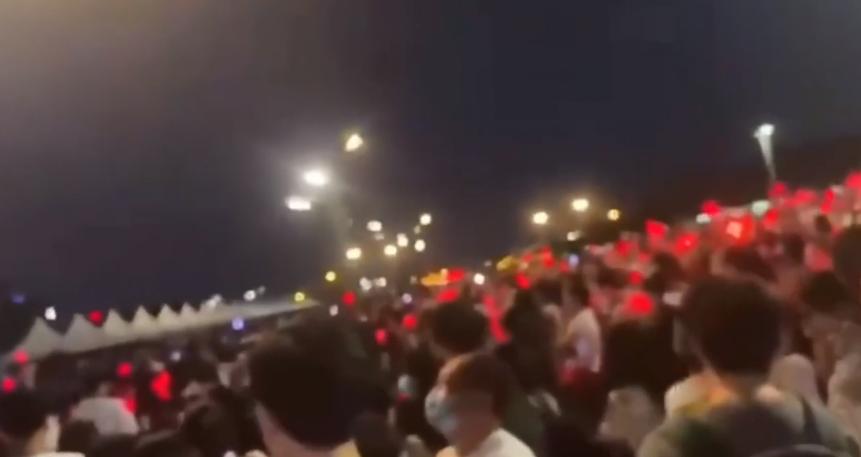 So embarrassing! Hua Chenyu attended the Mayday concert, fans were dissatisfied with him taking ...