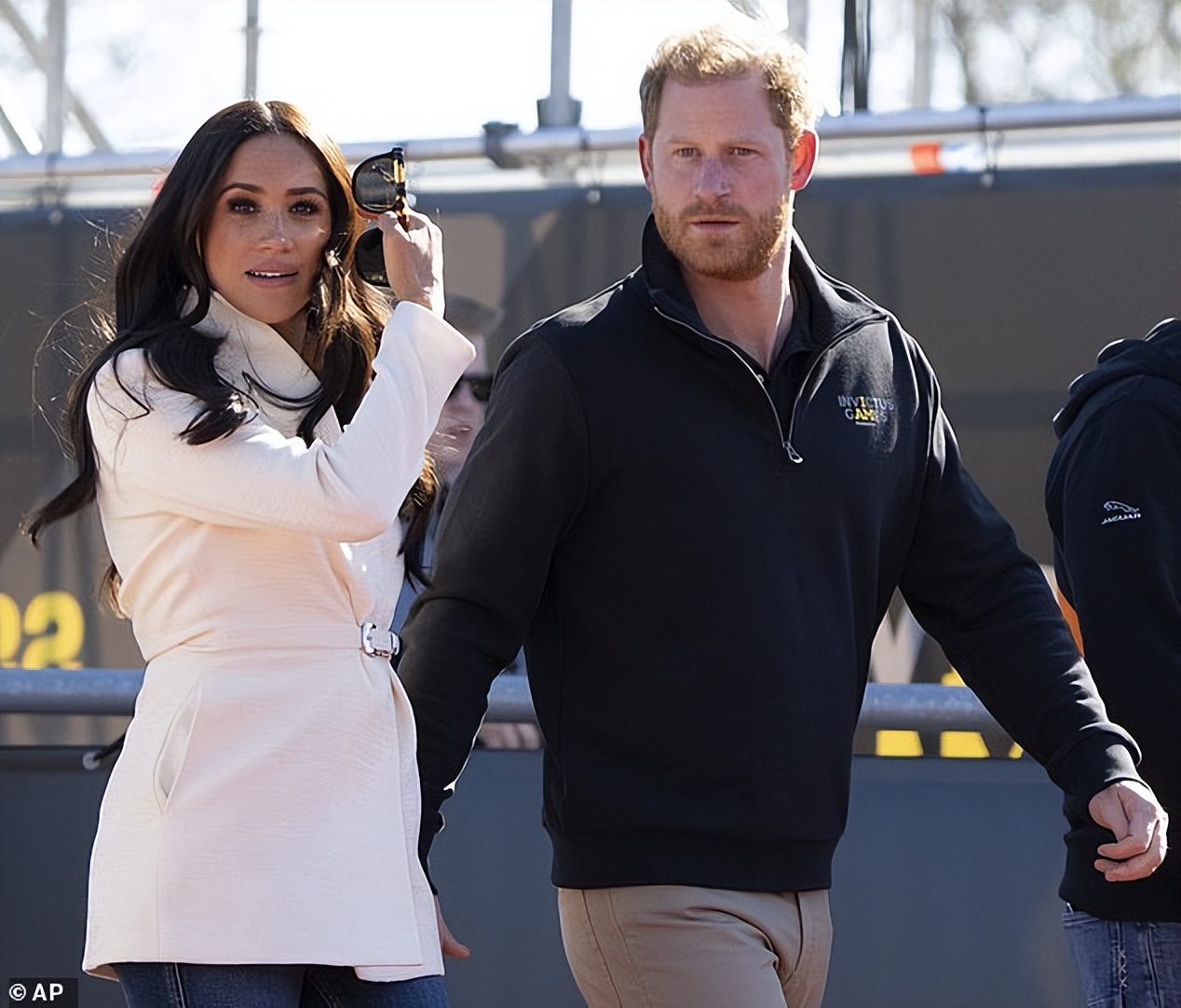 Prince Harry is rarely half-shirted, with eye-catching "chest muscles ...