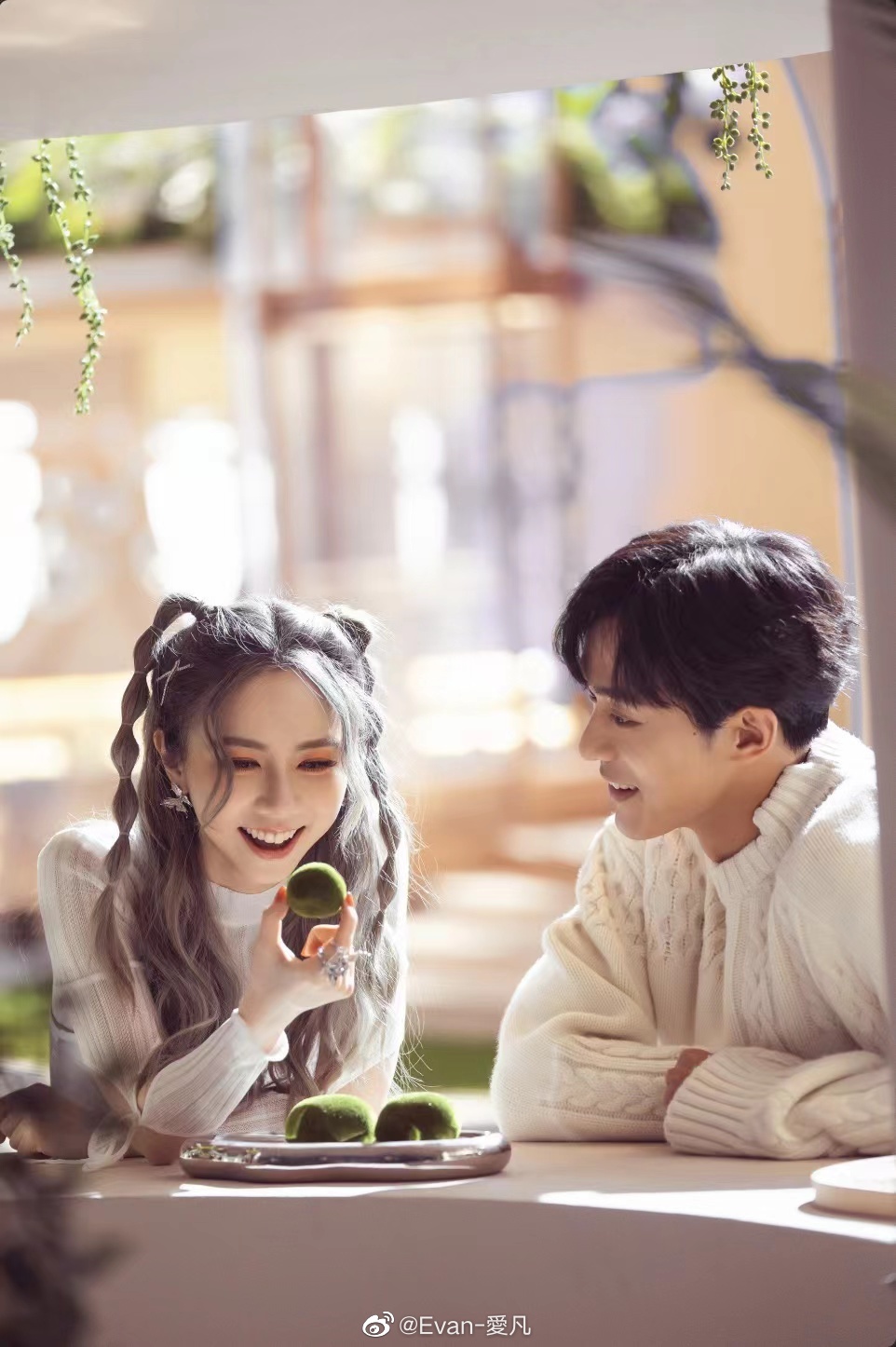 «Revelation» Deng Ziqi, Sun Chenjun swing date!Fans: Looking forward to the new album - iNEWS