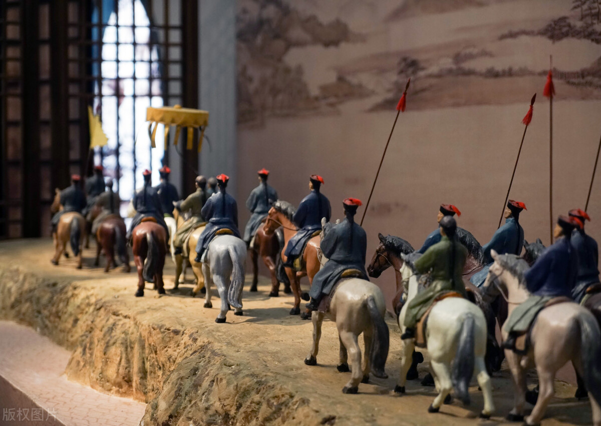 In order for Hongli to succeed to the throne smoothly, Yongzheng dealt ...