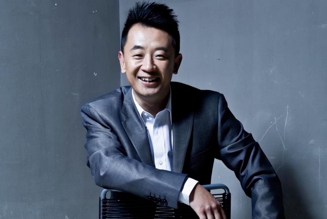 She is beautiful and has a good temperament. She married Huang Haibo ...