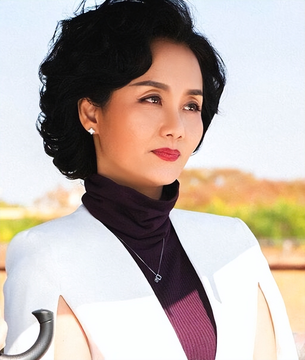 Actor Li Ying, the older she is, the more charming she is, and she was ...