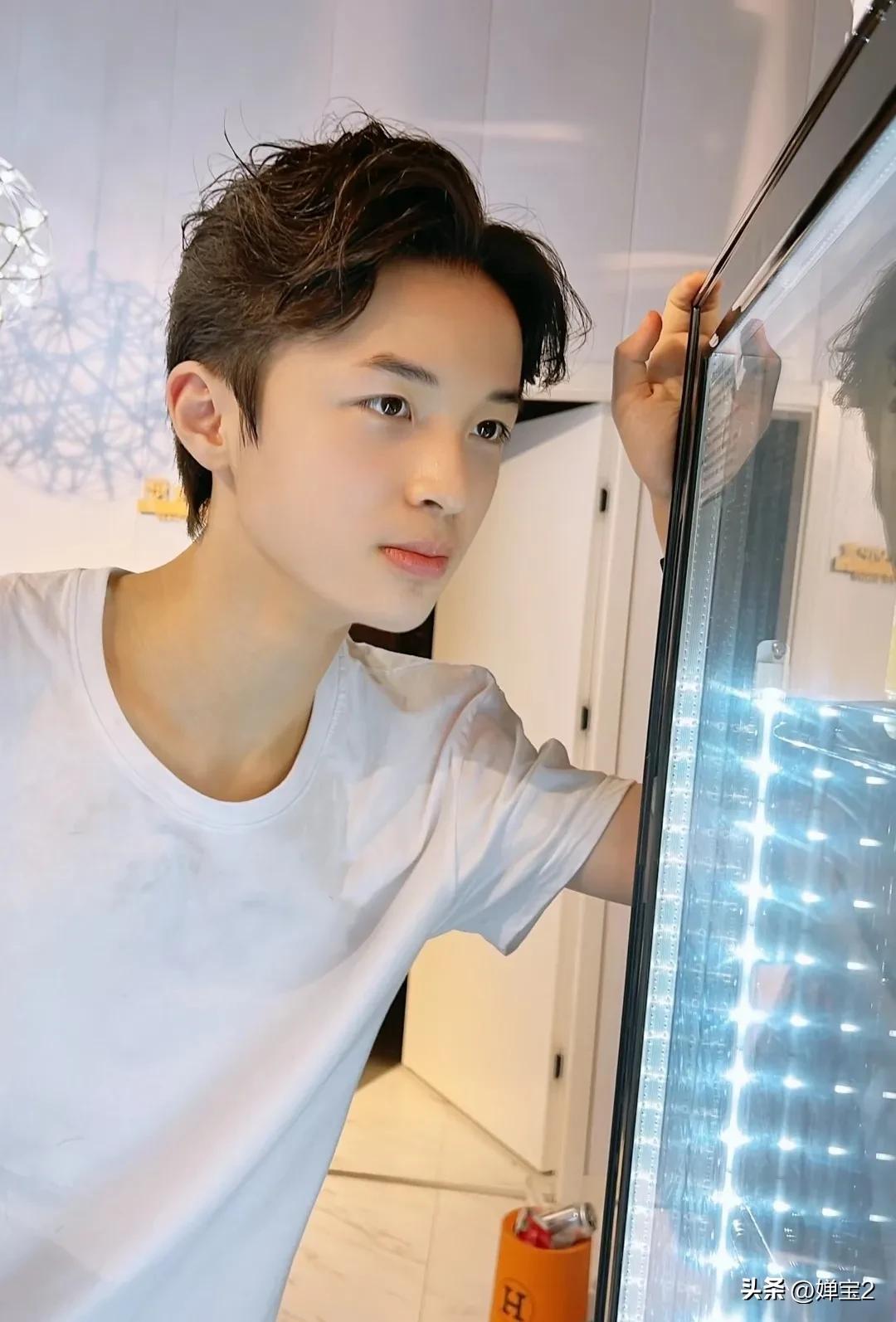 Immortal little pot friend Shi Yue Anxin - iNEWS