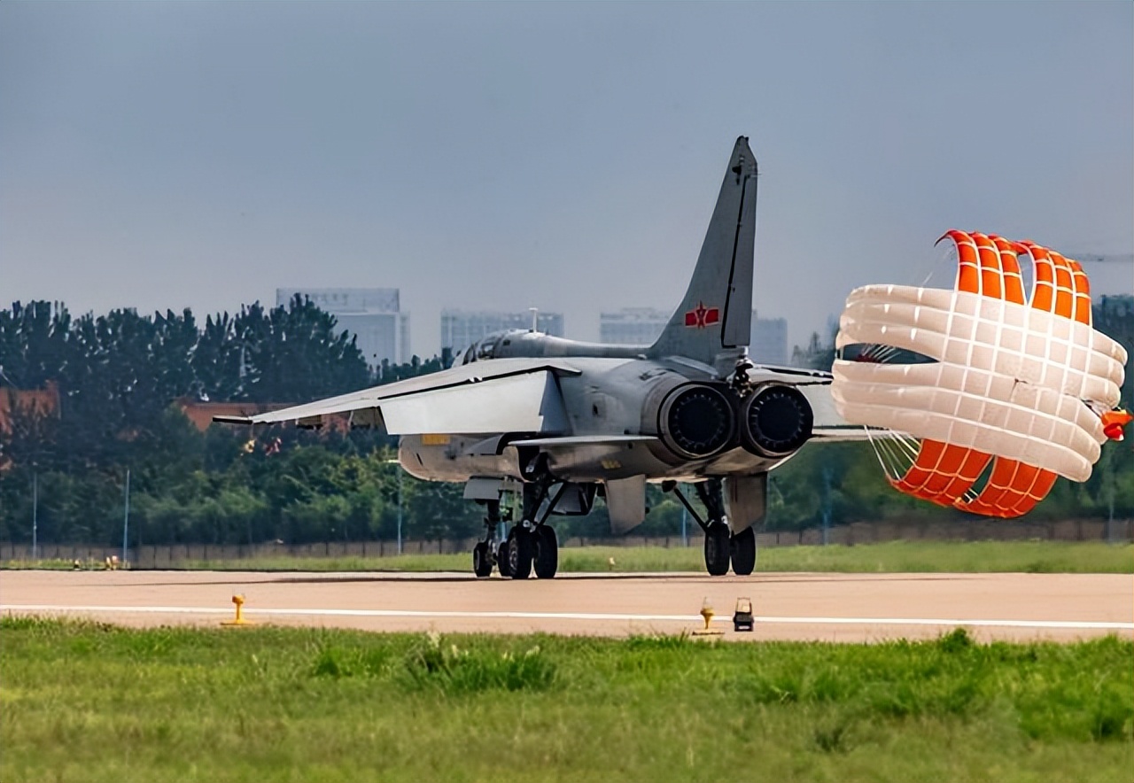 The veteran "Flying Leopard" still has the power to fight in the first ...