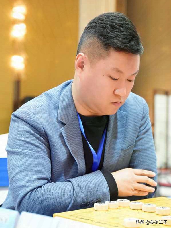 In the 6 rounds of the rapid chess game, Wang Tianyi took the first ...