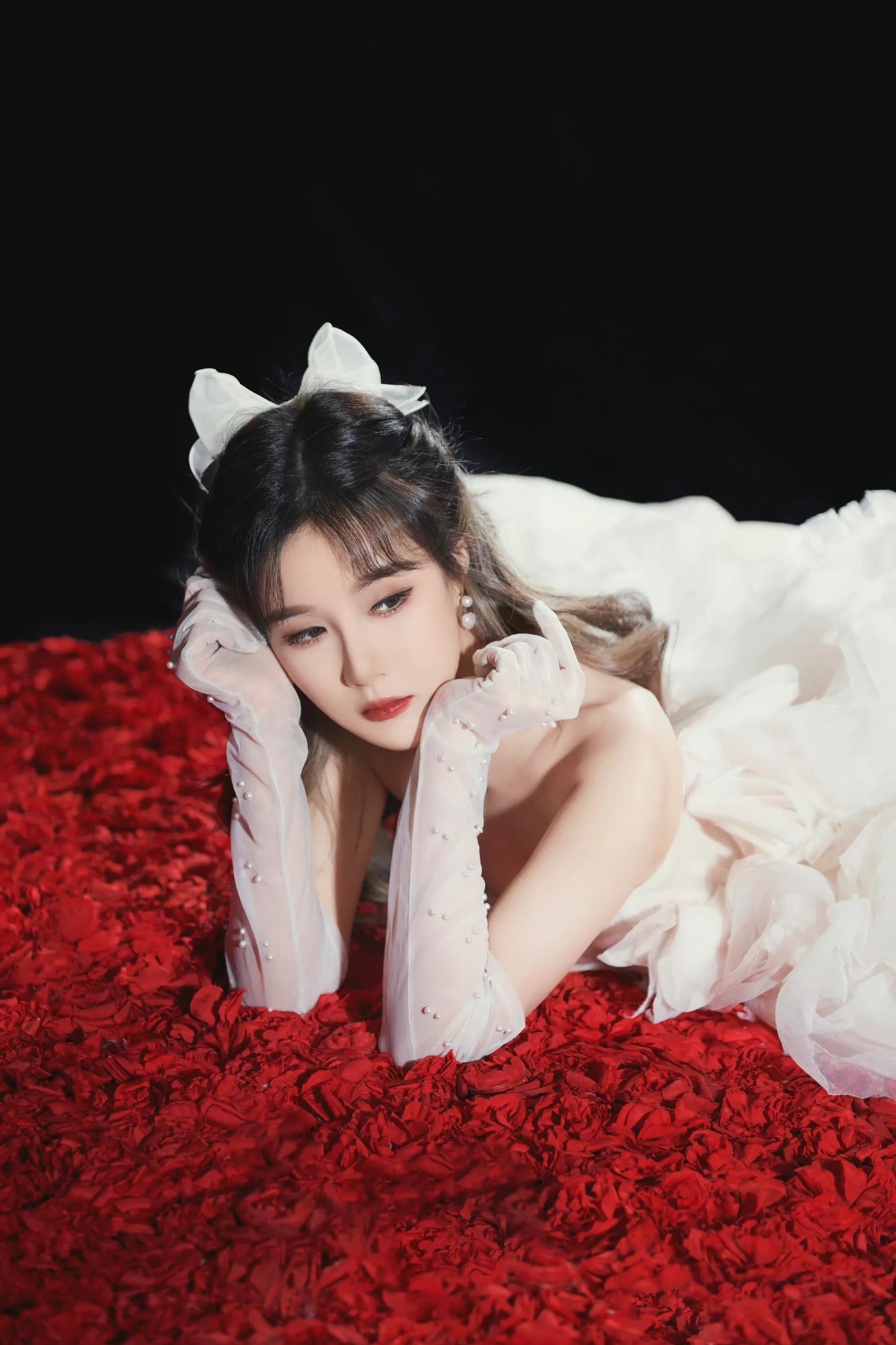 Duan Yixuan's beautiful picture - iNEWS