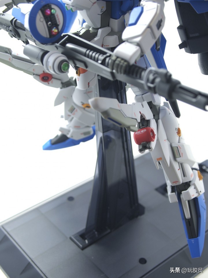 MG EX-S Gundam - iNEWS