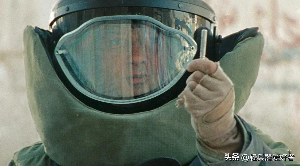 Life-saving clothes on the battlefield, what do real bomb disposal ...