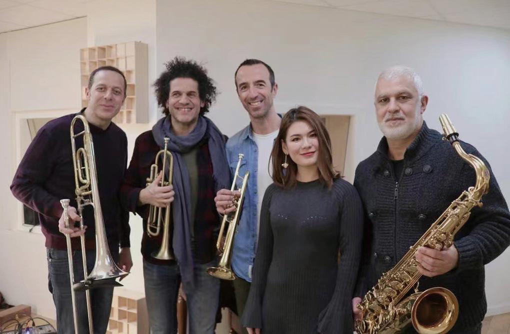 Interview: French-Chinese female singer Fiona - iMedia