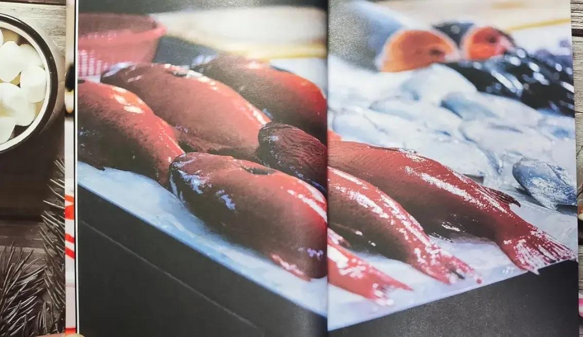 "Early Morning Fish Market and Late Night Desk": The contrast of ...