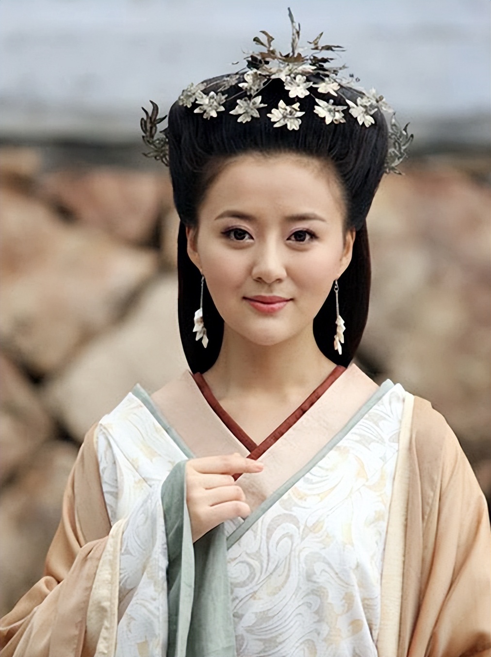 Su Yan sees the light and dies, one face hits two people, can female ...