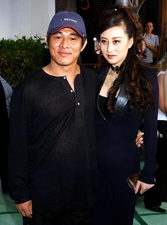 Jet Li posted a recent photo of his wife, 61-year-old Li Zhi is aging ...