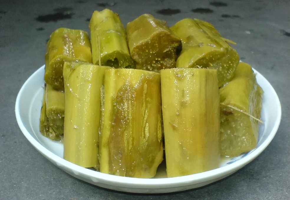 Don't throw away the elder's amaranth stalks. It is better to make ...