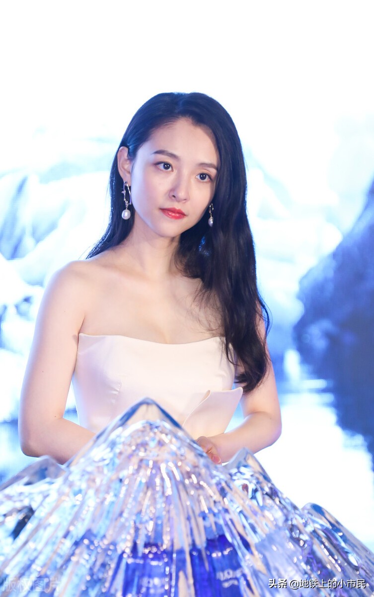 Wu Qian's beautiful pictures - iNEWS