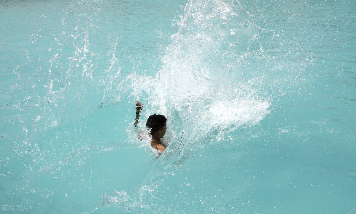 Original picture book: "Lisa Learns to Swim" - iNEWS