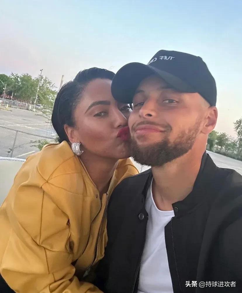 Ayesha and Curry swim in the sea! Curry's offseason life is beautiful ...