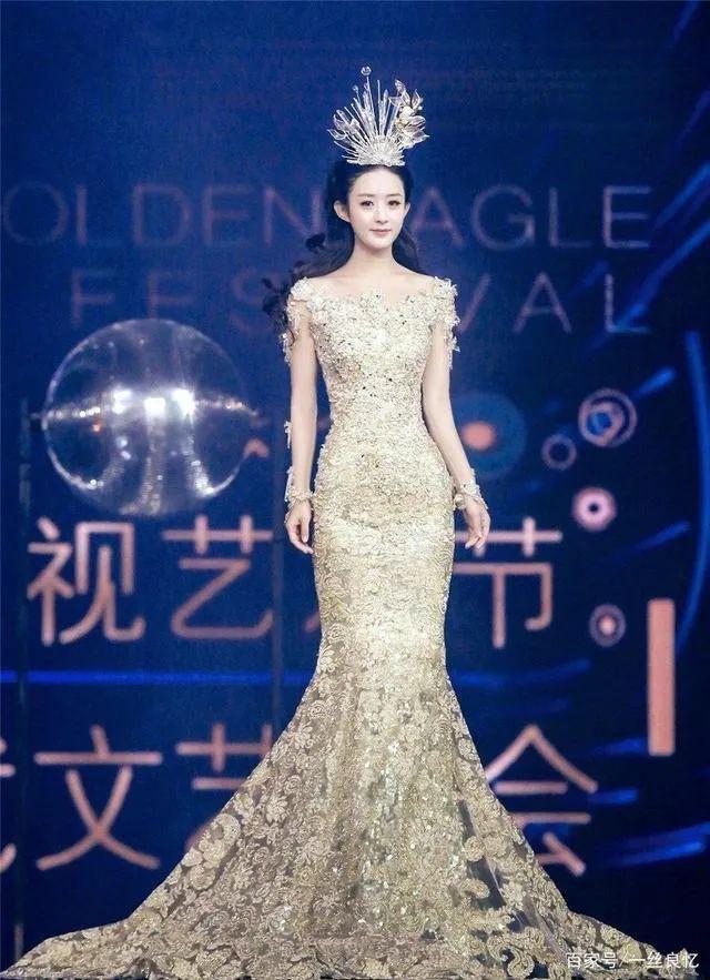 Reba and Zhao Liying turned into mermaids, and with the shape of ...