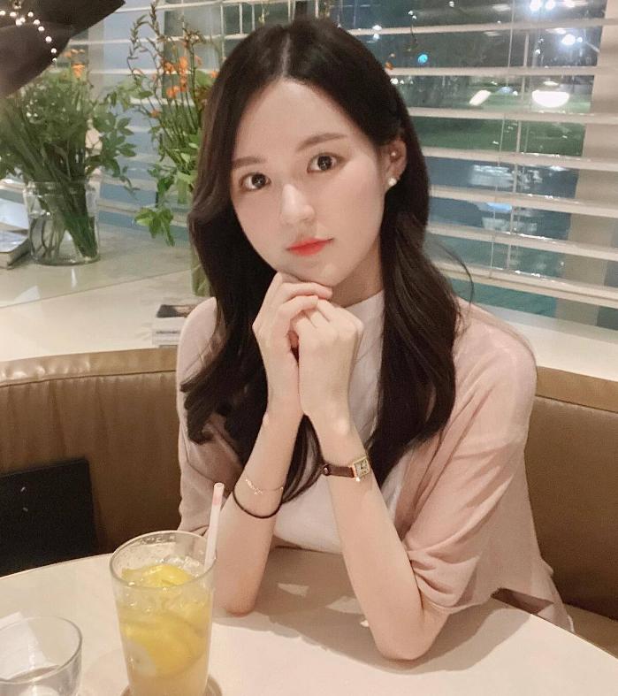 The 24-year-old Korean artist Kim Yoona was killed. She had a good career and joined the fun to ...