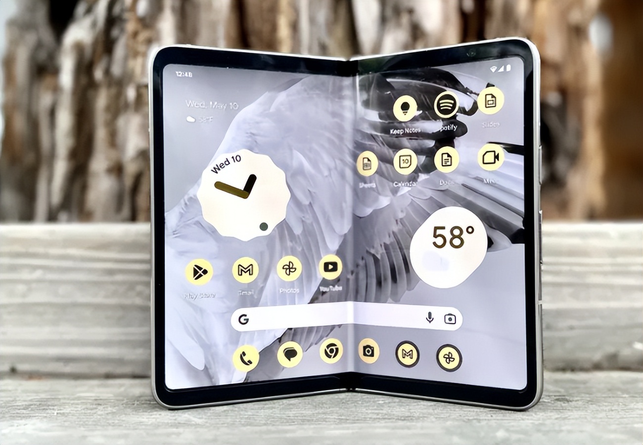 The Pixel Fold stands out with its slim design, powerful photography ...