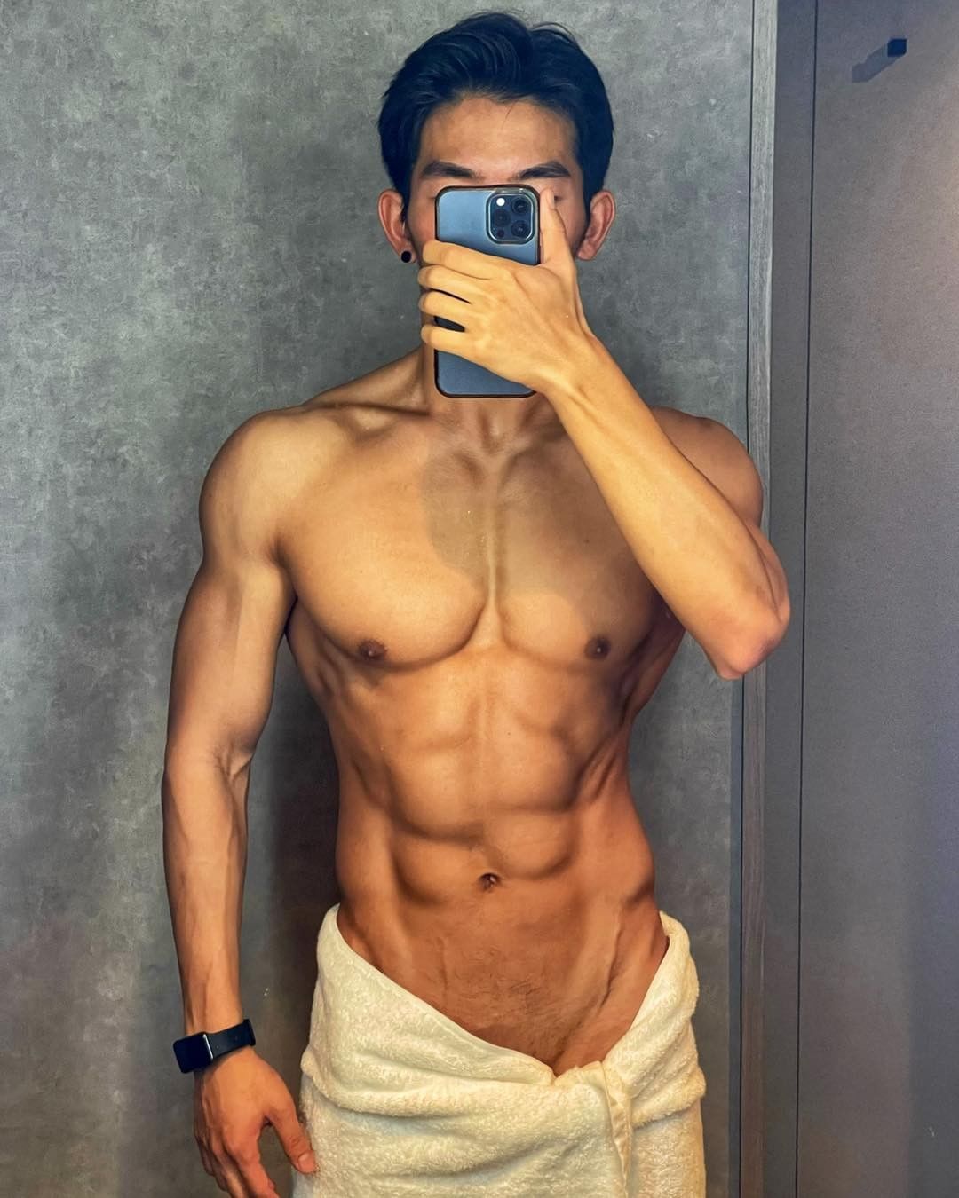 This handsome guy with single eyelid hits my heart -2 - iNEWS