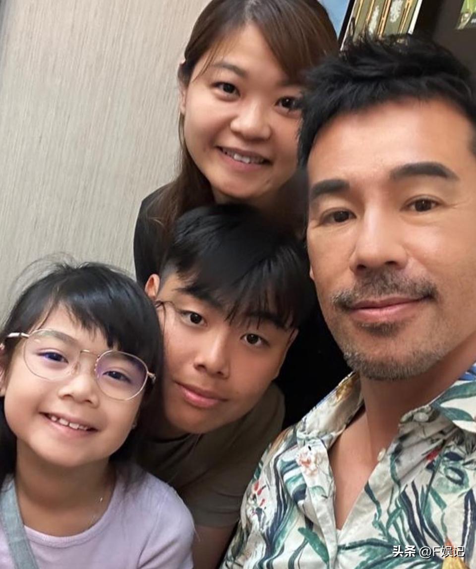 Xu Rong spends his birthday simply with his family - iNEWS