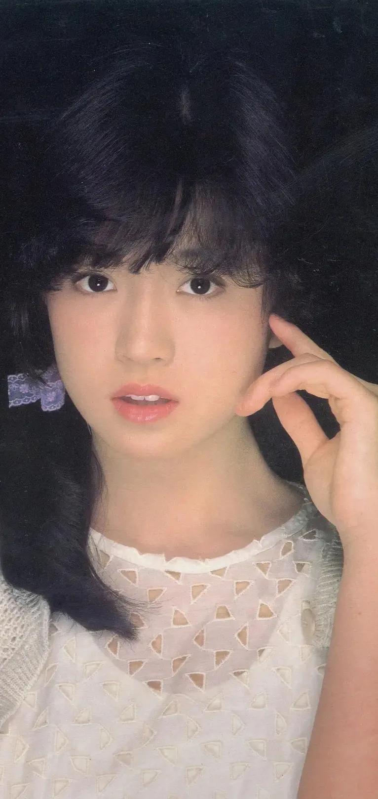 Nakamori Akina Photo Album - iMedia