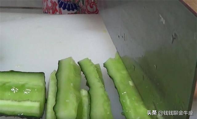 Very delicious cucumber side dish, simply cut and pickle, the cucumber ...