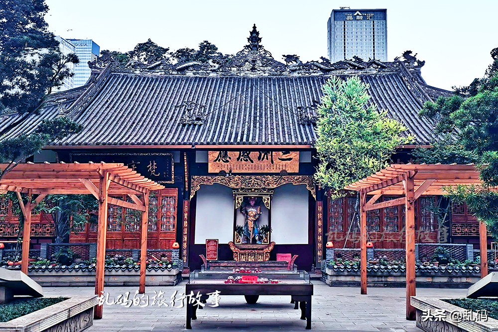 The ancient temple in Chengdu where the wish is very spiritual. Master ...