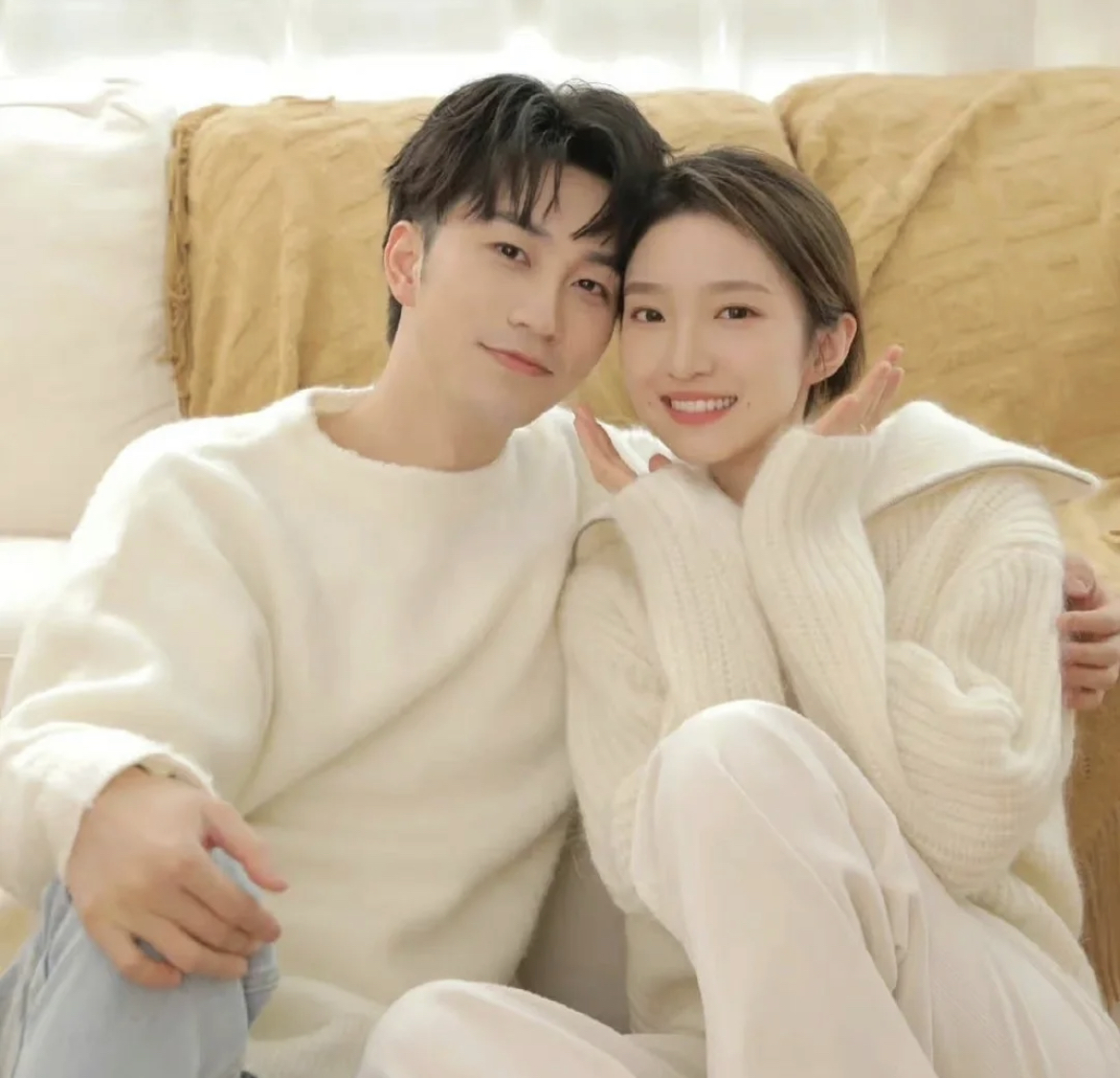 Zhao Qijun successfully proposed to Yang Kaiwen, half of the love ...